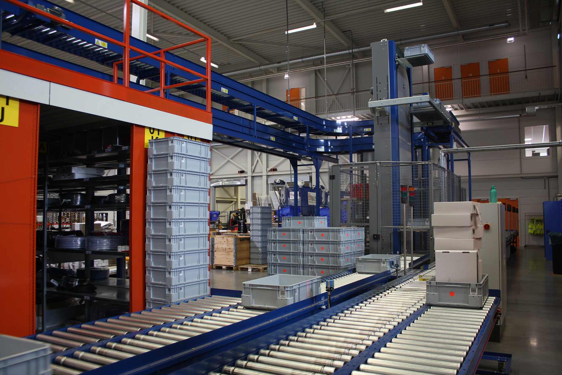 Continueliften voor verticaal transport | Vanas Engineering