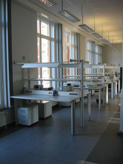 Technische Universiteit Delft (NL) - Vanas Engineering